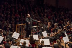 Exploring the Intricacies of Orchestral Conducting: A Comprehensive ...