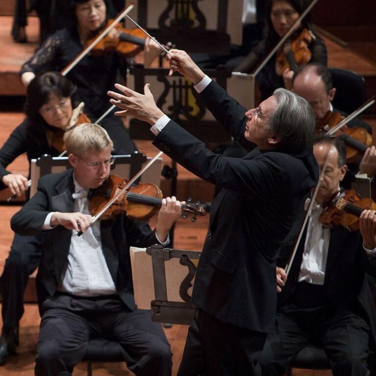 Exploring the Intricacies of Orchestral Conducting: A Comprehensive ...